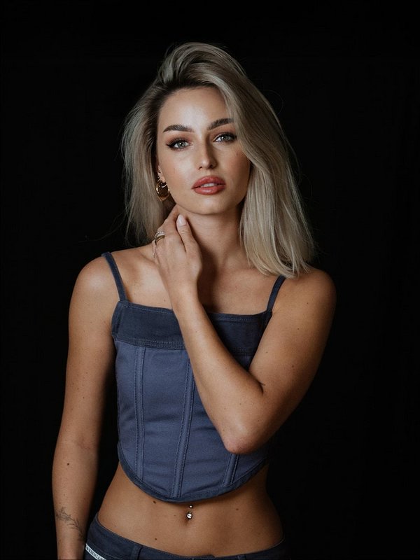 Jasmin Blust - PAROOKAVILLE